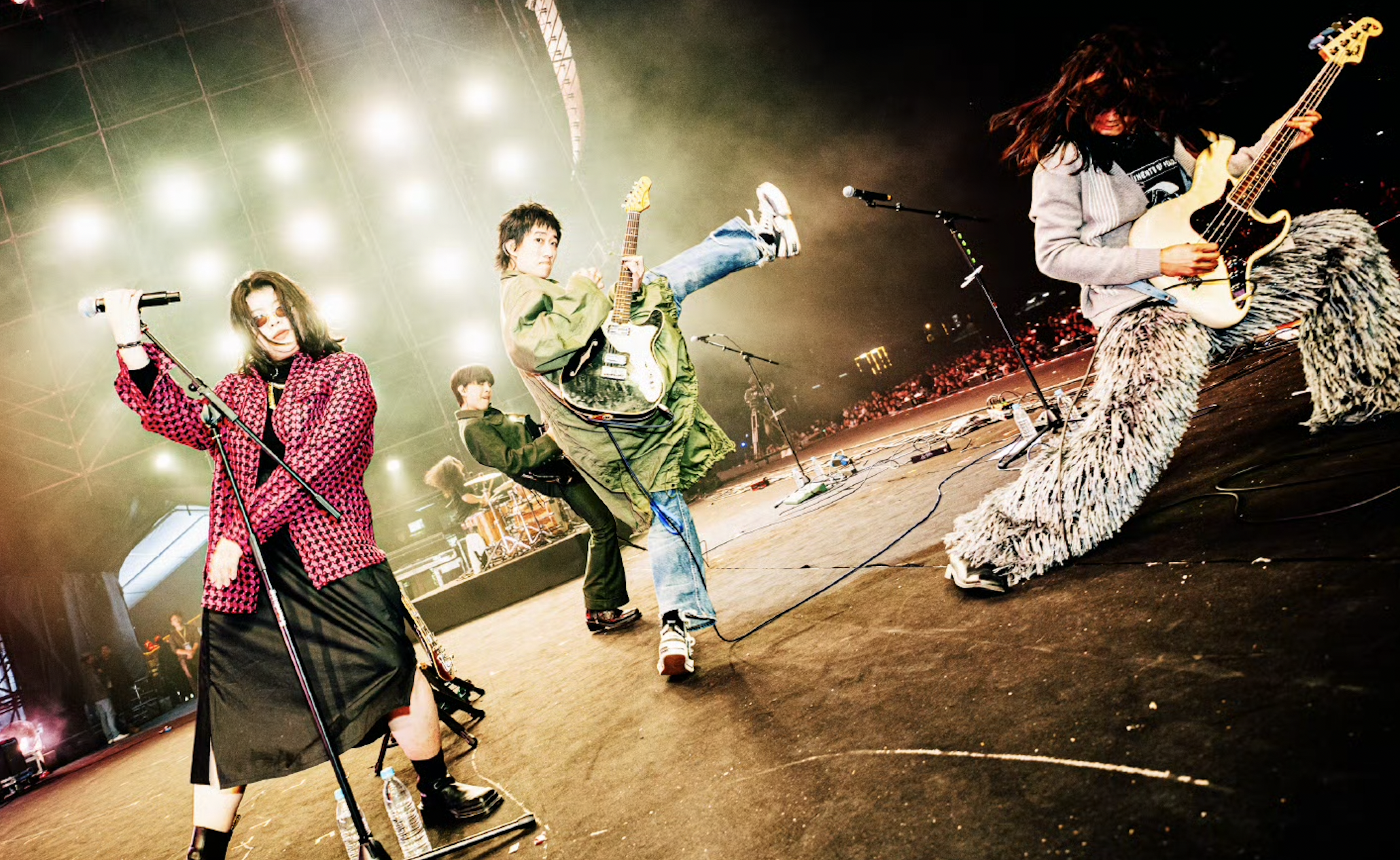 The Rise of Internet Famous Bands: Musicians or Music Influencers? - RADII